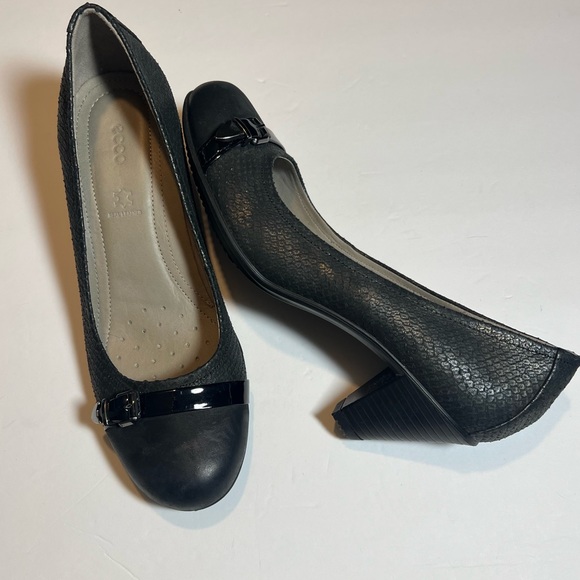 Ecco | Shoes | Ecco Leather Pumps Classic Heels Metallic Gray Black ...